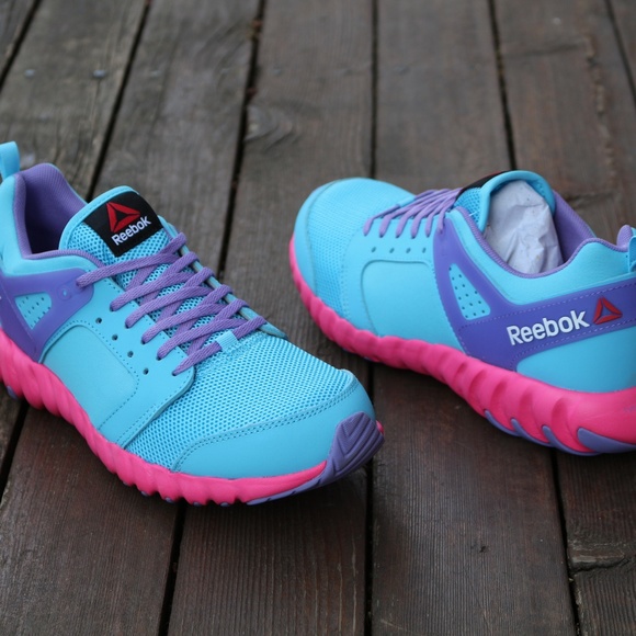 Reebok | Shoes | Reebok Junior Size 7 Twistform 2 Running Shoe | Poshmark